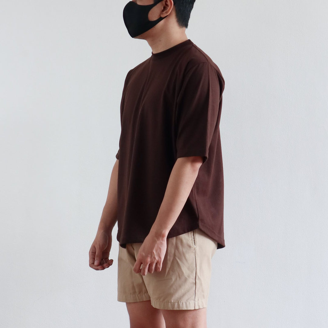 BOXY CURVE HEM TEE IN DARK BROWN – PO:YO