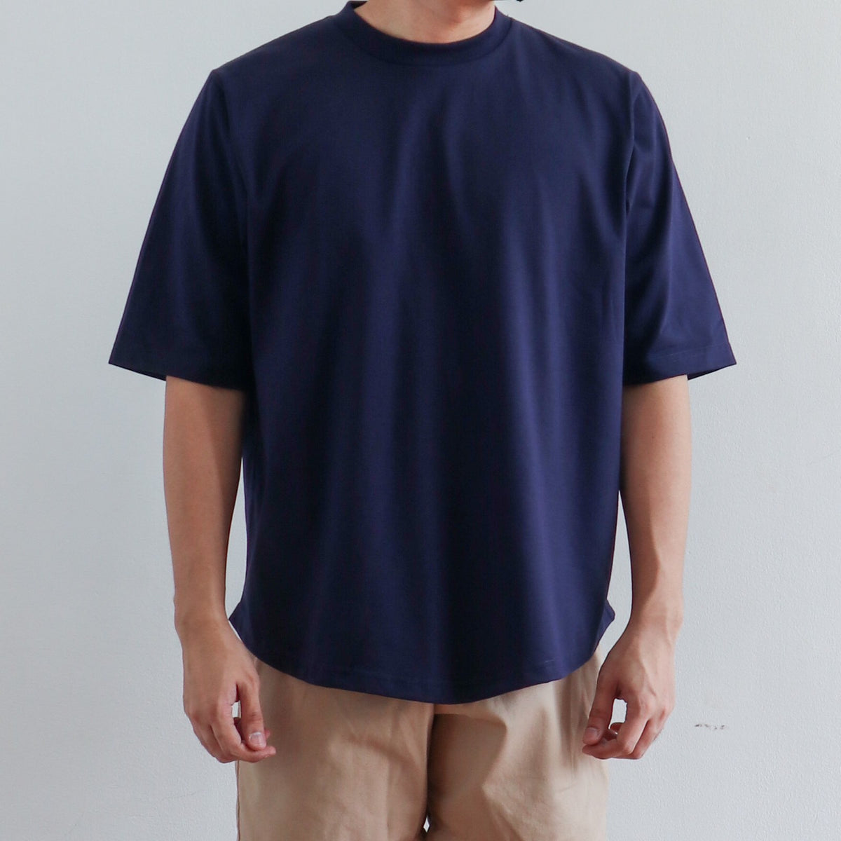 BOXY CURVE HEM TEE IN NAVY BLUE – PO:YO